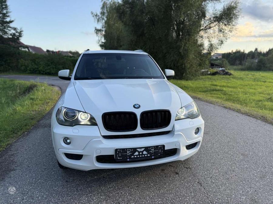 White BMW X5 2008 in Utena, with an engine capacity of 2.99 L and mileage of 194 thousand km for 8950 €, photo 3 on AUTOMOTO.COM.LV