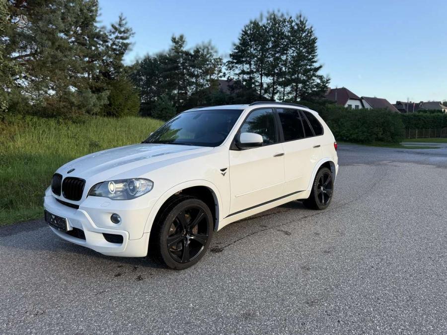 White BMW X5 2008 in Utena, with an engine capacity of 2.99 L and mileage of 194 thousand km for 8950 €, photo 4 on AUTOMOTO.COM.LV