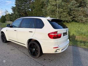 White BMW X5 2008 in Utena, with an engine capacity of 2.99 L and mileage of 194 thousand km for 8950 €, photo 5 on AUTOMOTO.COM.LV