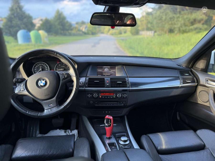 White BMW X5 2008 in Utena, with an engine capacity of 2.99 L and mileage of 194 thousand km for 8950 €, photo 10 on AUTOMOTO.COM.LV