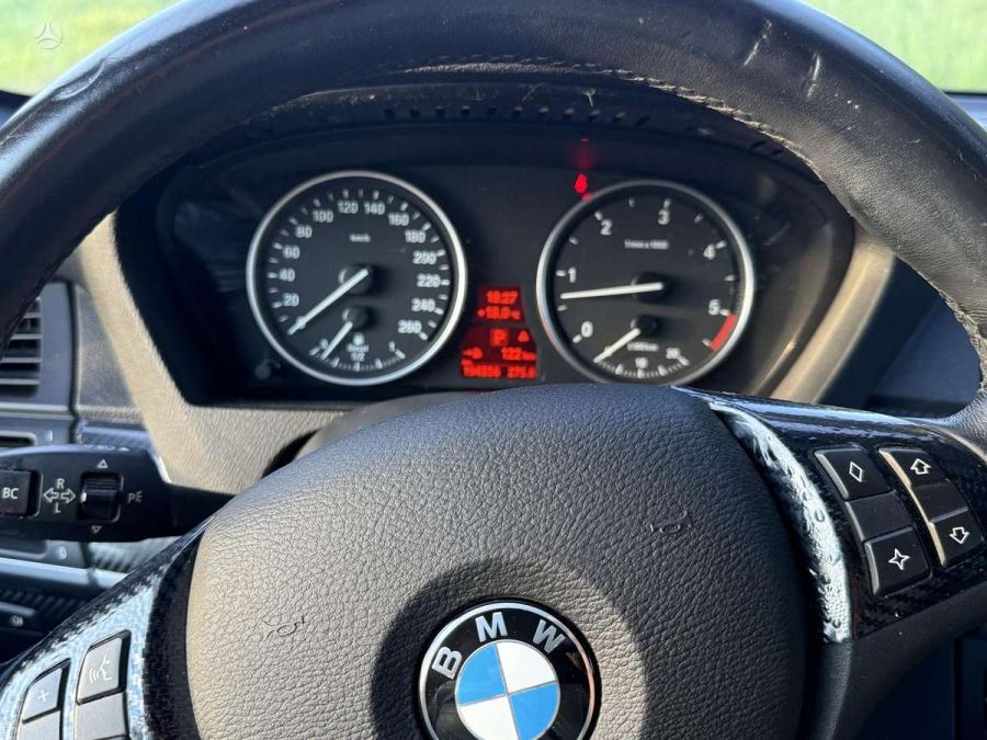 White BMW X5 2008 in Utena, with an engine capacity of 2.99 L and mileage of 194 thousand km for 8950 €, photo 15 on AUTOMOTO.COM.LV