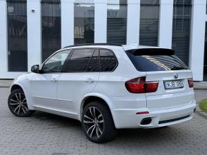White BMW X5 2008 in Vilnius, with an engine capacity of 3.00 L and mileage of 336 thousand km for 11500 €, photo 5 on AUTOMOTO.COM.LV
