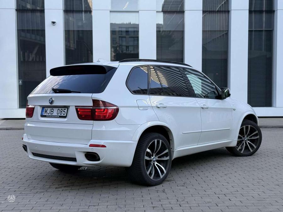 White BMW X5 2008 in Vilnius, with an engine capacity of 3.00 L and mileage of 336 thousand km for 11500 €, photo 7 on AUTOMOTO.COM.LV