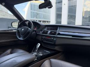 White BMW X5 2008 in Vilnius, with an engine capacity of 3.00 L and mileage of 336 thousand km for 11500 €, photo 13 on AUTOMOTO.COM.LV