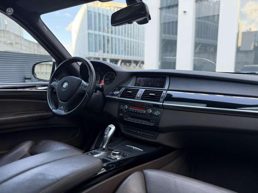 White BMW X5 2008 in Vilnius, with an engine capacity of 3.00 L and mileage of 336 thousand km for 11500 €, photo 13 on AUTOMOTO.COM.LV