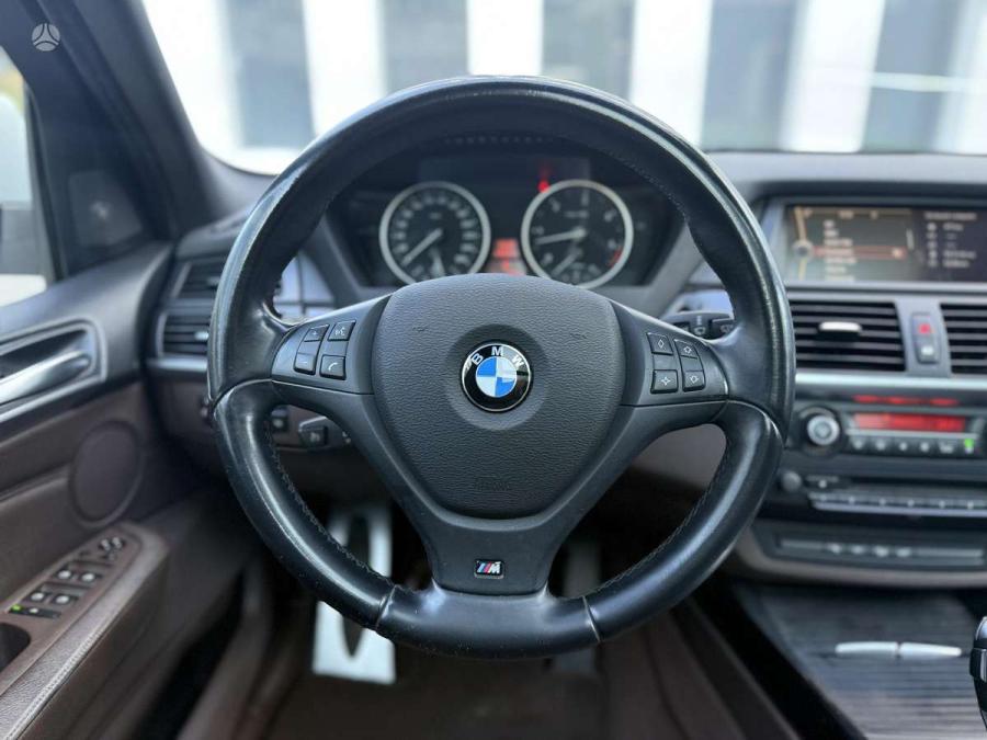 White BMW X5 2008 in Vilnius, with an engine capacity of 3.00 L and mileage of 336 thousand km for 11500 €, photo 16 on AUTOMOTO.COM.LV