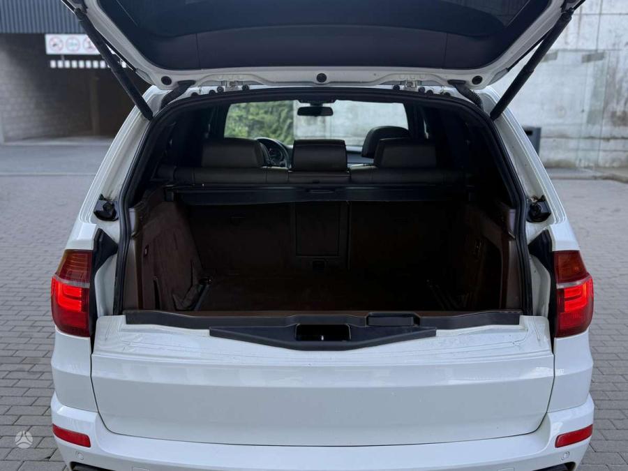 White BMW X5 2008 in Vilnius, with an engine capacity of 3.00 L and mileage of 336 thousand km for 11500 €, photo 27 on AUTOMOTO.COM.LV