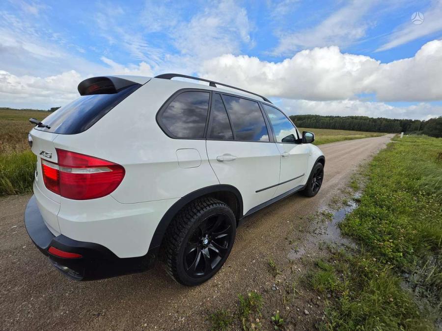 Balts BMW X5 2008 Kretinga, ar dzinēja tilpumu 3.00 L un nobraukumu 241 tūkst. km par 8300 €, foto 5 vietnē AUTOMOTO.COM.LV