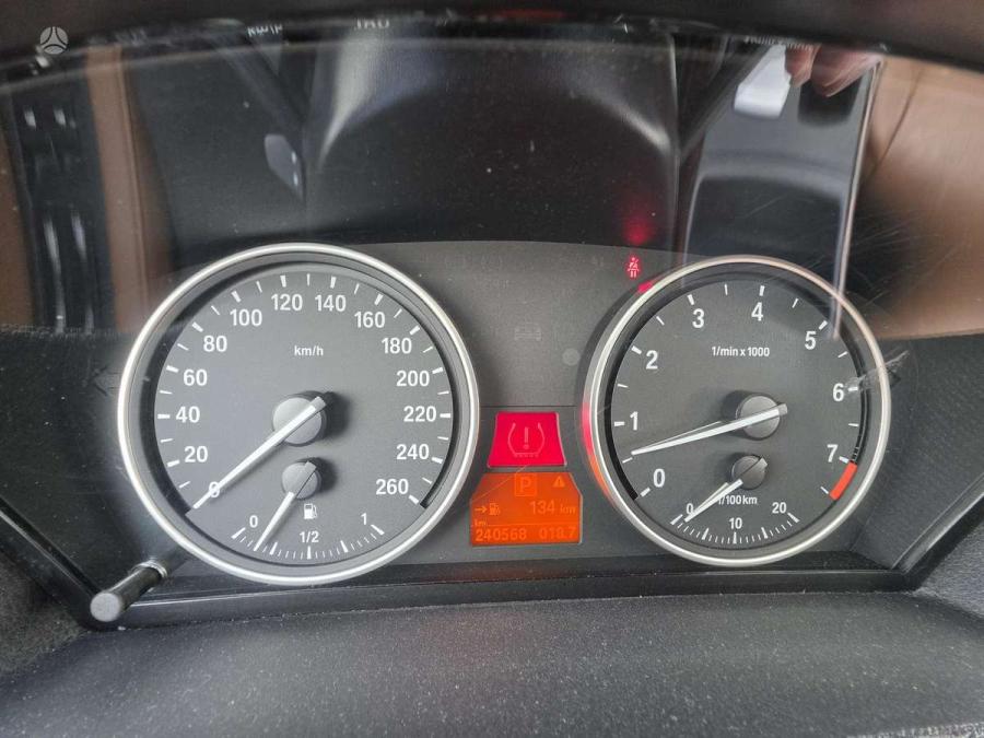 Balts BMW X5 2008 Kretinga, ar dzinēja tilpumu 3.00 L un nobraukumu 241 tūkst. km par 8300 €, foto 11 vietnē AUTOMOTO.COM.LV