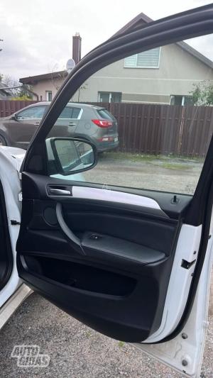 White BMW X5 2008 in Kaunas, with an engine capacity of 3.00 L and mileage of 350 thousand km for 8000 €, photo 8 on AUTOMOTO.COM.LV