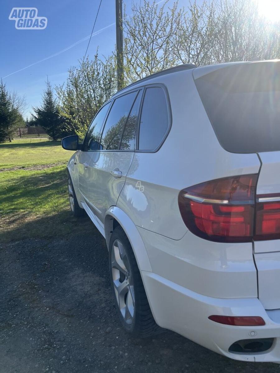 White BMW X5 2008 in Kaunas, with an engine capacity of 3.00 L and mileage of 350 thousand km for 8000 €, photo 29 on AUTOMOTO.COM.LV