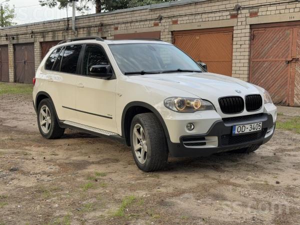 White BMW X5 2008 in Riga, with an engine capacity of 3.00 L and mileage of 275 thousand km for 9800 €, photo 4 on AUTOMOTO.COM.LV