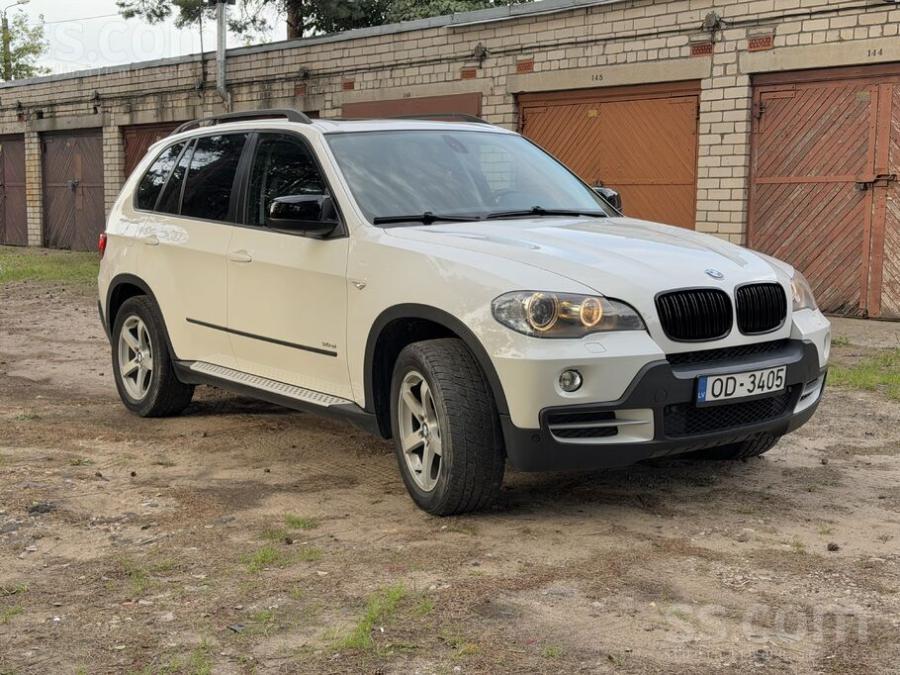 Белый БМВ Х5 2008 в Рига, объемом двигателя 3.00 л и пробегом 275 тыс. км за 9800 €, фото 4 на AUTOMOTO.COM.LV