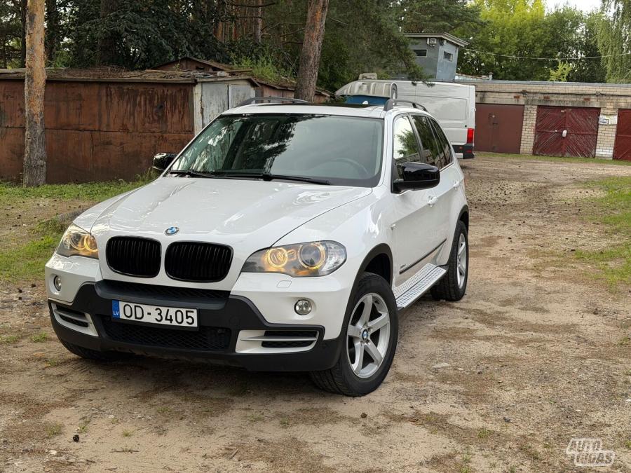 White BMW X5 2008 in Riga, with an engine capacity of 3.00 L and mileage of 274 thousand km for 9500 €, photo 1 on AUTOMOTO.COM.LV