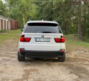 White BMW X5 2008 in Riga, with an engine capacity of 3.00 L and mileage of 274 thousand km for 9500 €, photo 6 on AUTOMOTO.COM.LV
