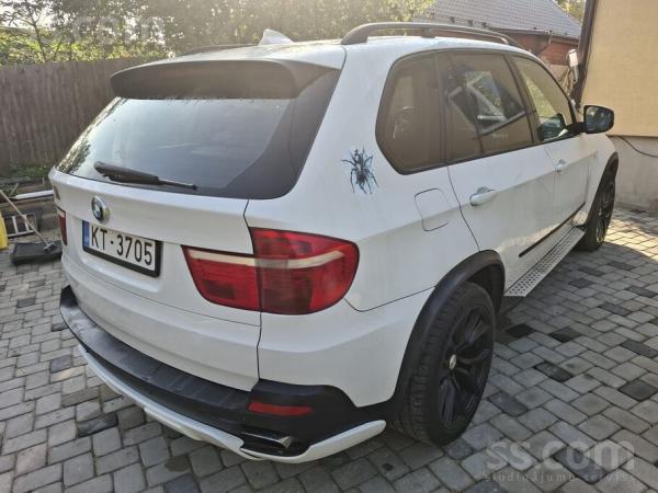 БМВ Х5 2008 в Рига на AUTOMOTO.COM.LV Белый БМВ Х5 2008 в Рига, объемом двигателя 3.00 л и пробегом 306 тыс. км за 9000 €, фото 5 на AUTOMOTO.COM.LV