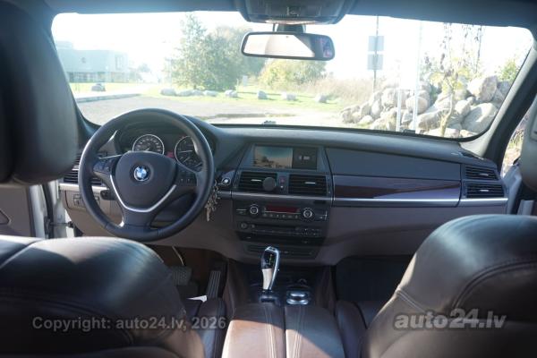 White BMW X5 2008 in Tallinn, with an engine capacity of 3.00 L and mileage of 363 thousand km for 9999 €, photo 9 on AUTOMOTO.COM.LV