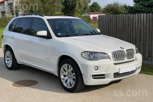 Balts BMW X5 2009 Rīga, ar dzinēja tilpumu 3.00 L un nobraukumu 355 tūkst. km par 9500 €, foto  vietnē AUTOMOTO.COM.LV