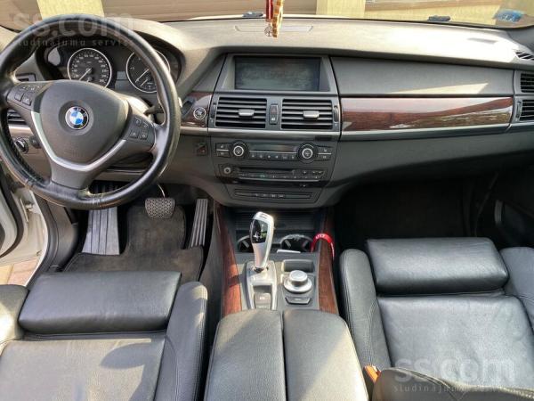 Balts BMW X5 2009 Rīga, ar dzinēja tilpumu 3.00 L un nobraukumu 355 tūkst. km par 9500 €, foto 10 vietnē AUTOMOTO.COM.LV