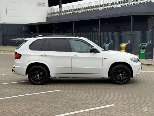 Balts BMW X5 2009 Jonava, ar dzinēja tilpumu 2.99 L un nobraukumu 304 tūkst. km par 9900 €, foto 3 vietnē AUTOMOTO.COM.LV