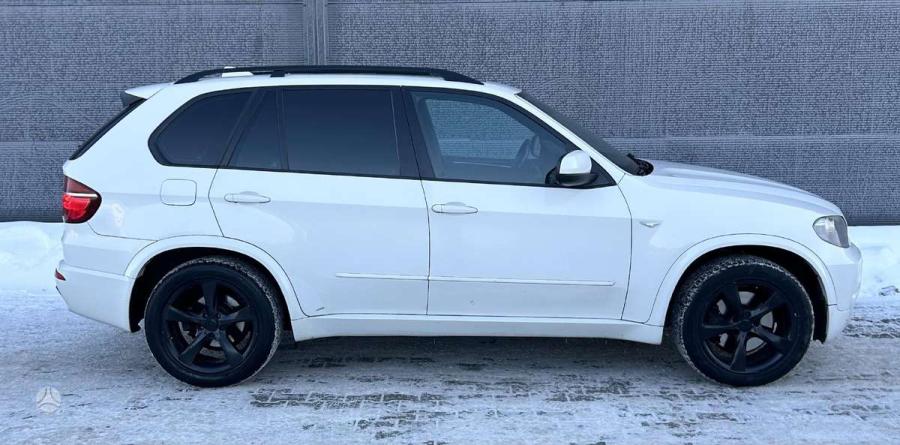 Balts BMW X5 2009 Viļņa, ar dzinēja tilpumu 2.99 L un nobraukumu 294 tūkst. km par 8500 €, foto 5 vietnē AUTOMOTO.COM.LV