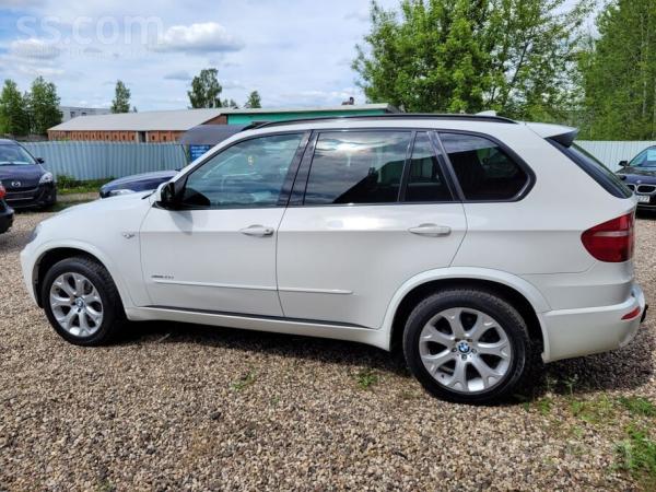 Balts BMW X5 2009 Daugavpils, ar dzinēja tilpumu 3.00 L un nobraukumu 242 tūkst. km par 10490 €, foto 4 vietnē AUTOMOTO.COM.LV