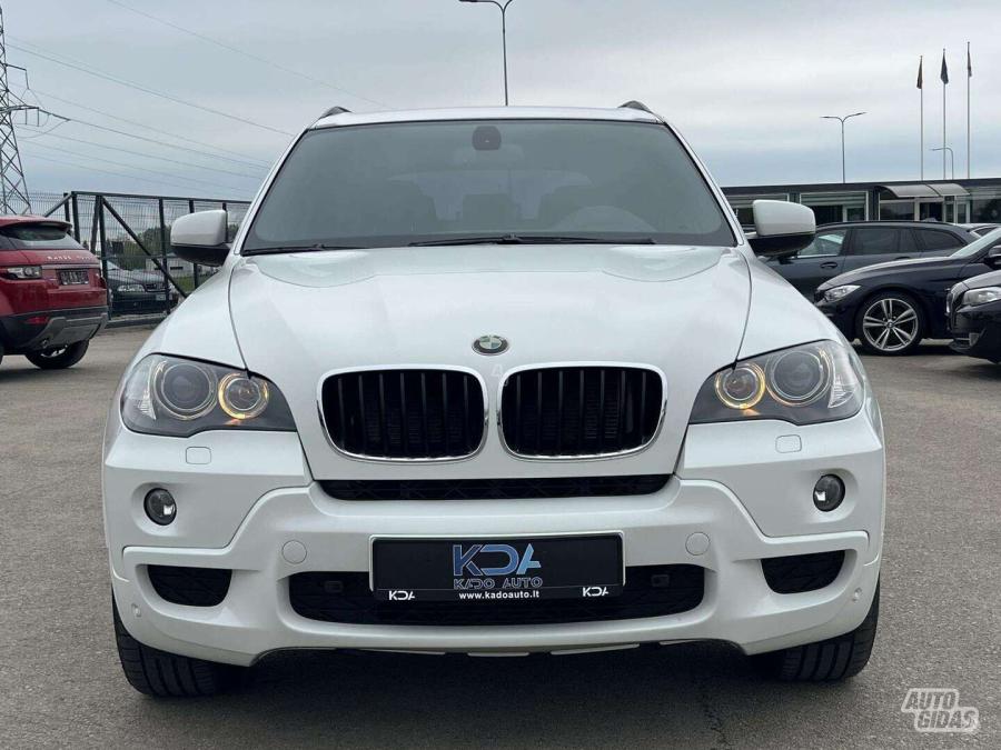 White BMW X5 2009 in Marijampole, with an engine capacity of 3.00 L and mileage of 265 thousand km for 11450 €, photo 4 on AUTOMOTO.COM.LV