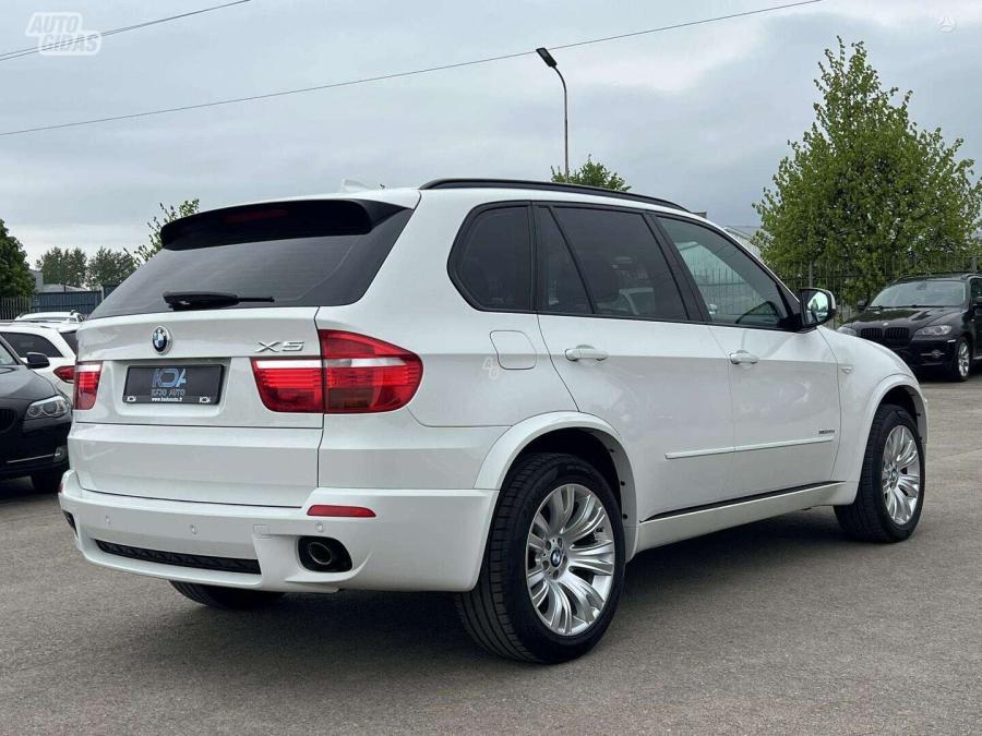 White BMW X5 2009 in Marijampole, with an engine capacity of 3.00 L and mileage of 265 thousand km for 11450 €, photo 9 on AUTOMOTO.COM.LV