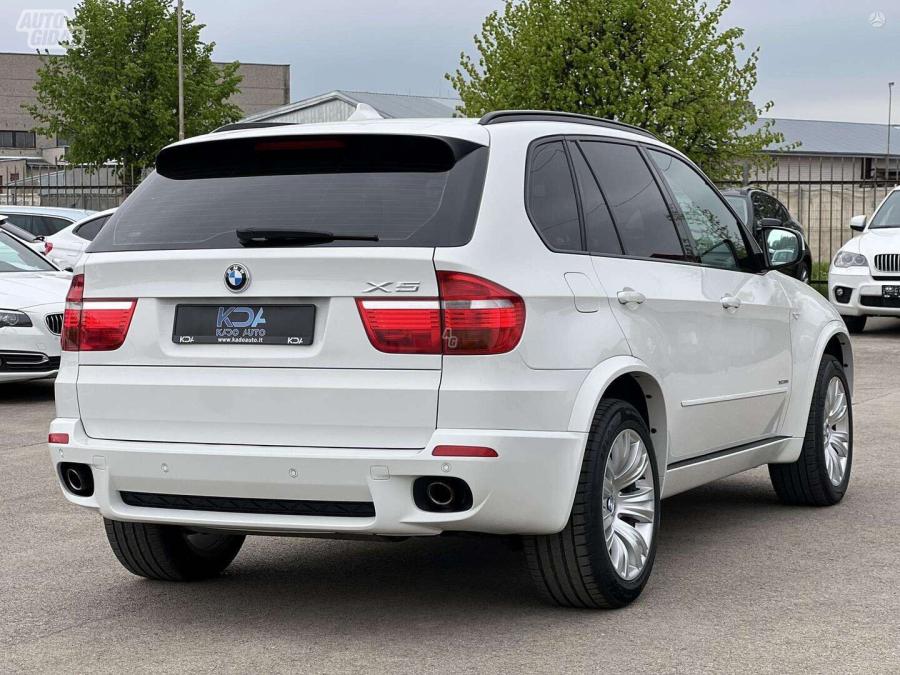 White BMW X5 2009 in Marijampole, with an engine capacity of 3.00 L and mileage of 265 thousand km for 11450 €, photo 10 on AUTOMOTO.COM.LV