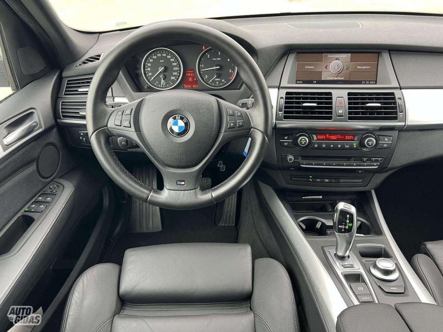 White BMW X5 2009 in Marijampole, with an engine capacity of 3.00 L and mileage of 265 thousand km for 11450 €, photo 15 on AUTOMOTO.COM.LV