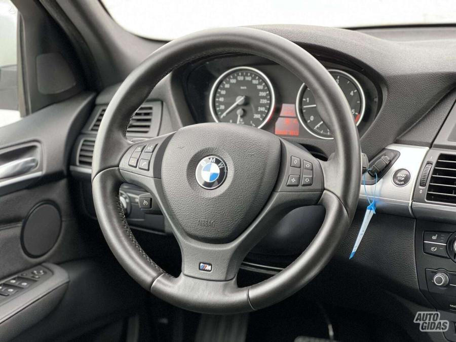 White BMW X5 2009 in Marijampole, with an engine capacity of 3.00 L and mileage of 265 thousand km for 11450 €, photo 16 on AUTOMOTO.COM.LV