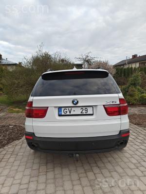 Balts BMW X5 2009 Valmiera, ar dzinēja tilpumu 3.00 L un nobraukumu 322 tūkst. km par 8300 €, foto 5 vietnē AUTOMOTO.COM.LV