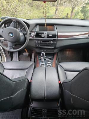Balts BMW X5 2009 Valmiera, ar dzinēja tilpumu 3.00 L un nobraukumu 322 tūkst. km par 8300 €, foto 6 vietnē AUTOMOTO.COM.LV