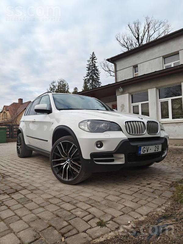 Balts BMW X5 2009 Valmiera, ar dzinēja tilpumu 3.00 L un nobraukumu 322 tūkst. km par 8300 €, foto 1 vietnē AUTOMOTO.COM.LV