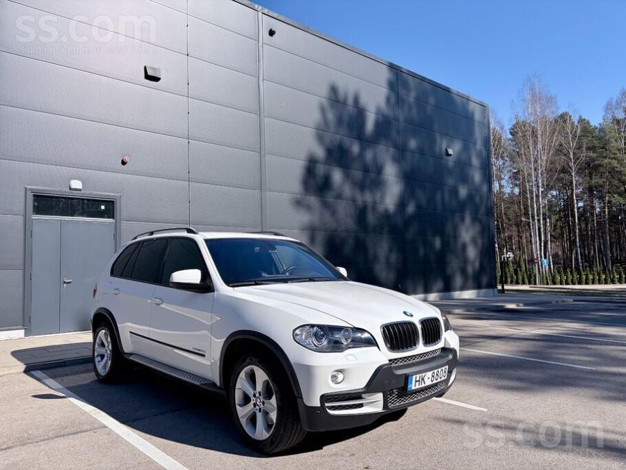 Balts BMW X5 2009 Rīga, ar dzinēja tilpumu 3.00 L un nobraukumu 352 tūkst. km par 8900 €, foto 4 vietnē AUTOMOTO.COM.LV