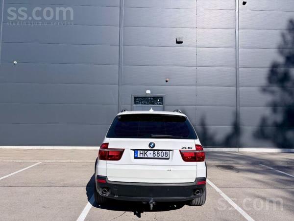 Balts BMW X5 2009 Rīga, ar dzinēja tilpumu 3.00 L un nobraukumu 352 tūkst. km par 8900 €, foto 5 vietnē AUTOMOTO.COM.LV