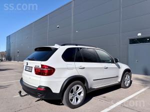 Balts BMW X5 2009 Rīga, ar dzinēja tilpumu 3.00 L un nobraukumu 352 tūkst. km par 8900 €, foto 7 vietnē AUTOMOTO.COM.LV