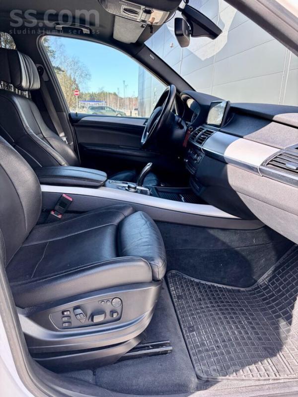 Balts BMW X5 2009 Rīga, ar dzinēja tilpumu 3.00 L un nobraukumu 352 tūkst. km par 8900 €, foto 10 vietnē AUTOMOTO.COM.LV