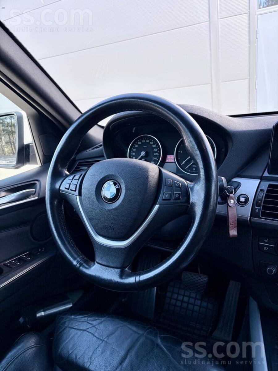 Balts BMW X5 2009 Rīga, ar dzinēja tilpumu 3.00 L un nobraukumu 352 tūkst. km par 8900 €, foto 12 vietnē AUTOMOTO.COM.LV