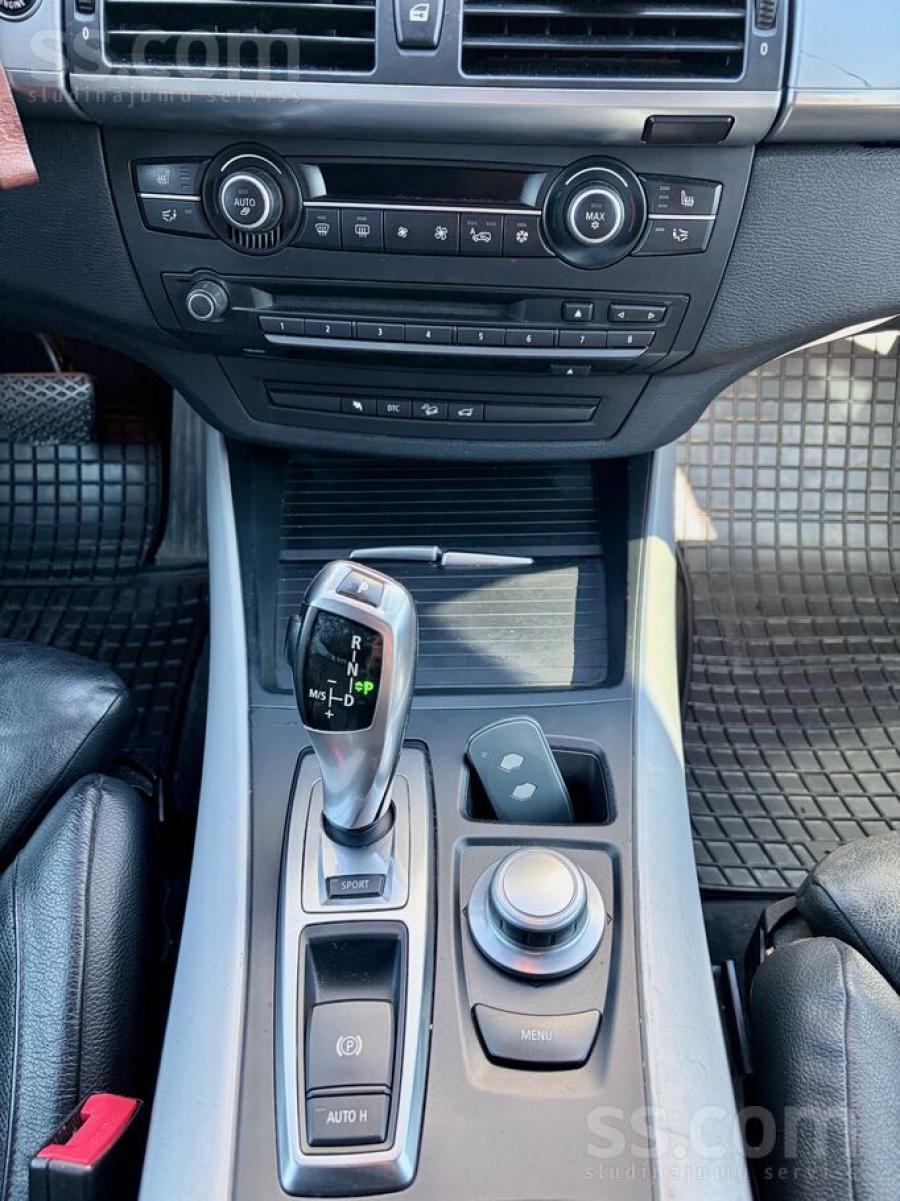 Balts BMW X5 2009 Rīga, ar dzinēja tilpumu 3.00 L un nobraukumu 352 tūkst. km par 8900 €, foto 13 vietnē AUTOMOTO.COM.LV