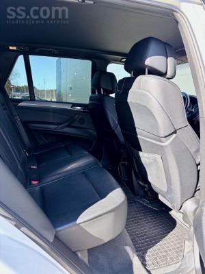 Balts BMW X5 2009 Rīga, ar dzinēja tilpumu 3.00 L un nobraukumu 352 tūkst. km par 8900 €, foto 14 vietnē AUTOMOTO.COM.LV