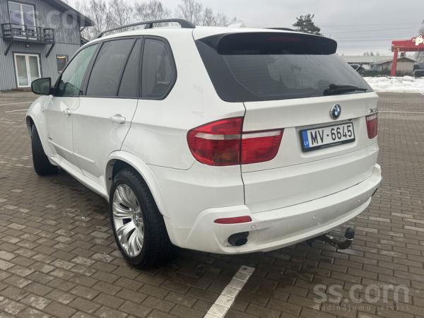 Balts BMW X5 2009 Rīga, ar dzinēja tilpumu 3.00 L un nobraukumu 357 tūkst. km par 9500 €, foto 4 vietnē AUTOMOTO.COM.LV