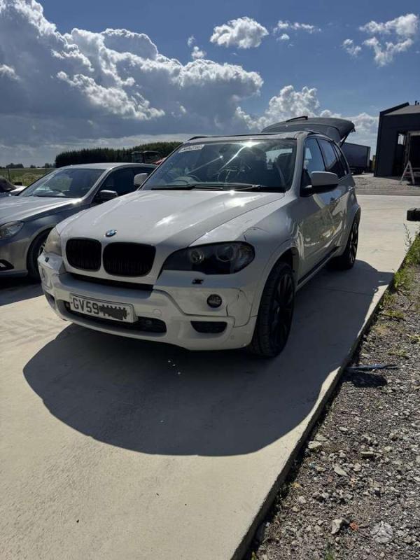 Balts BMW X5 2009 Kauņa, ar dzinēja tilpumu 0.00 L un nobraukumu 100 tūkst. km par 3250 €, foto 1 vietnē AUTOMOTO.COM.LV