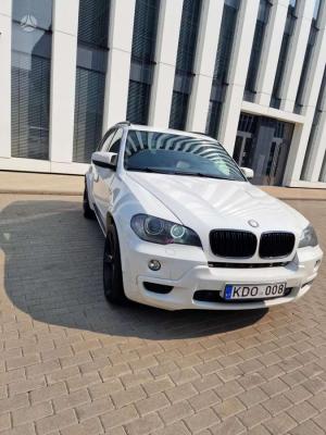White BMW X5 2009 in Vilnius, with an engine capacity of 2.99 L and mileage of 307 thousand km for 7300 €, photo 9 on AUTOMOTO.COM.LV