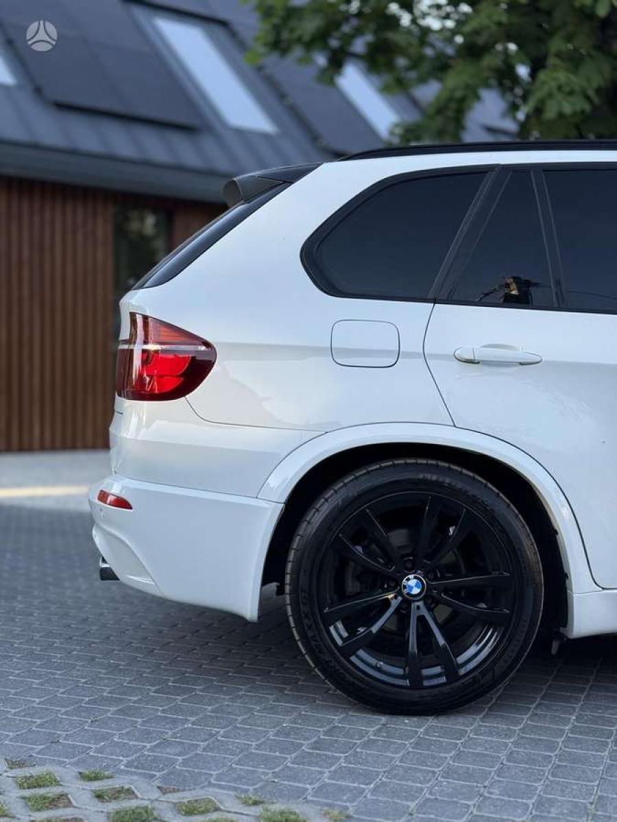 Balts BMW X5 2009 Viļņa, ar dzinēja tilpumu 3.00 L un nobraukumu 297 tūkst. km par 9900 €, foto 12 vietnē AUTOMOTO.COM.LV