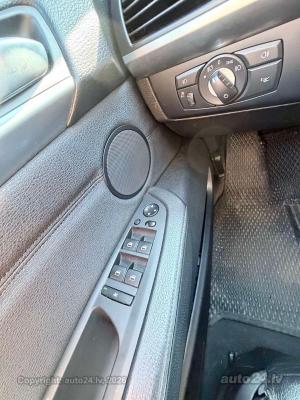 Balts BMW X5 2009 Tallina, ar dzinēja tilpumu 3.00 L un nobraukumu 336 tūkst. km par 11000 €, foto 7 vietnē AUTOMOTO.COM.LV