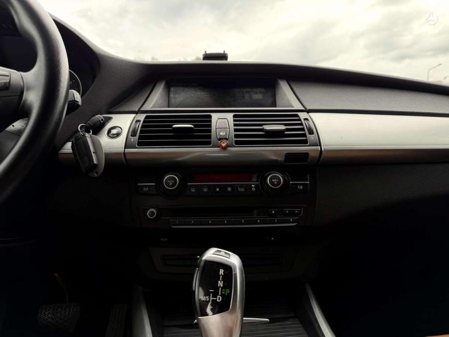 Balts BMW X5 2009 Kauņa, ar dzinēja tilpumu 2.99 L un nobraukumu 342 tūkst. km par 7800 €, foto 7 vietnē AUTOMOTO.COM.LV