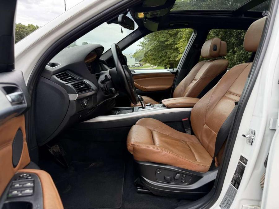 Balts BMW X5 2009 Kauņa, ar dzinēja tilpumu 2.99 L un nobraukumu 342 tūkst. km par 7800 €, foto 13 vietnē AUTOMOTO.COM.LV