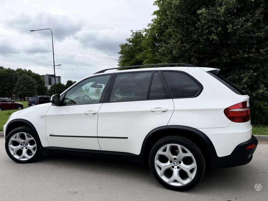 Balts BMW X5 2009 Kauņa, ar dzinēja tilpumu 2.99 L un nobraukumu 342 tūkst. km par 7800 €, foto 19 vietnē AUTOMOTO.COM.LV