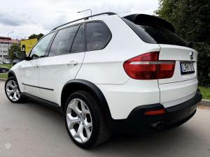 Balts BMW X5 2009 Kauņa, ar dzinēja tilpumu 2.99 L un nobraukumu 342 tūkst. km par 7800 €, foto 24 vietnē AUTOMOTO.COM.LV